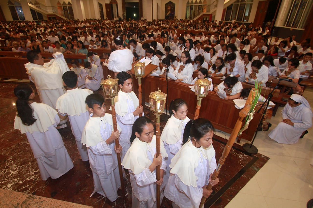 Misa Kamis Putih dan Tuguran di Gereja MRPD Pontianak - Renungan Harian Misa Kamis Putih dan Tuguran di Gereja MRPD Pontianak - Renungan Harian