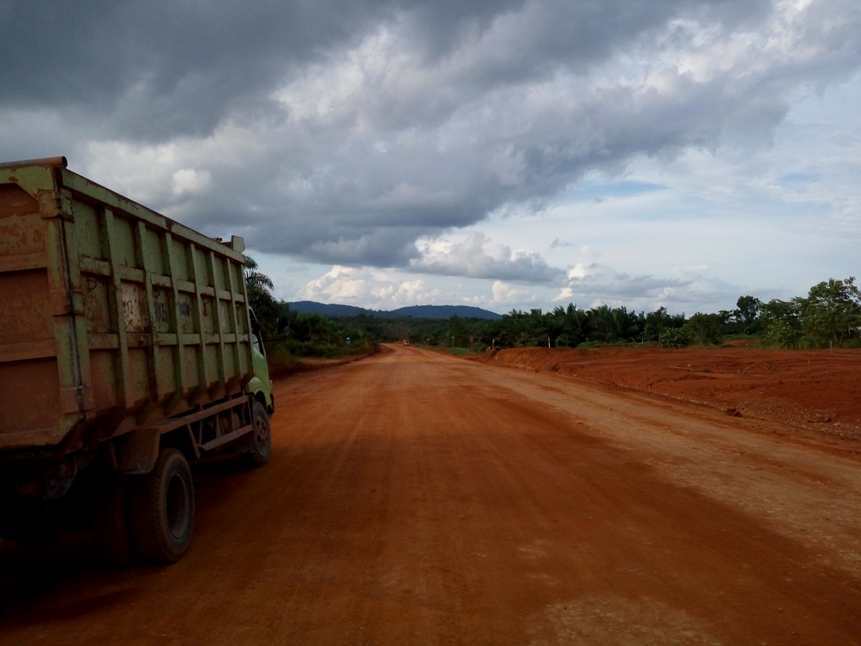 Turne ke Keuskupan Ketapang, Kalbar: Namanya Jalan Bauksit (4) | SESAWI.NET Turne ke Keuskupan Ketapang, Kalbar: Namanya Jalan Bauksit (4) | SESAWI.NET