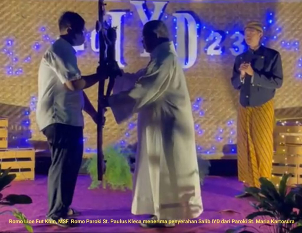 Visitasi Salib IYD 2023 Paroki Santo Paulus Kleca Surakarta - SESAWI.NET