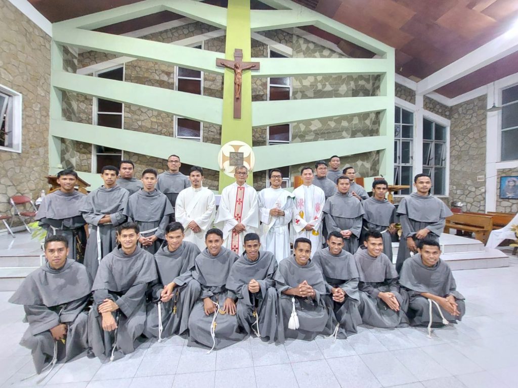 Pembaruan Kaul 32 Frater Ordo Saudara Dina Konventual Provinsi Indonesia - SESAWI.NET