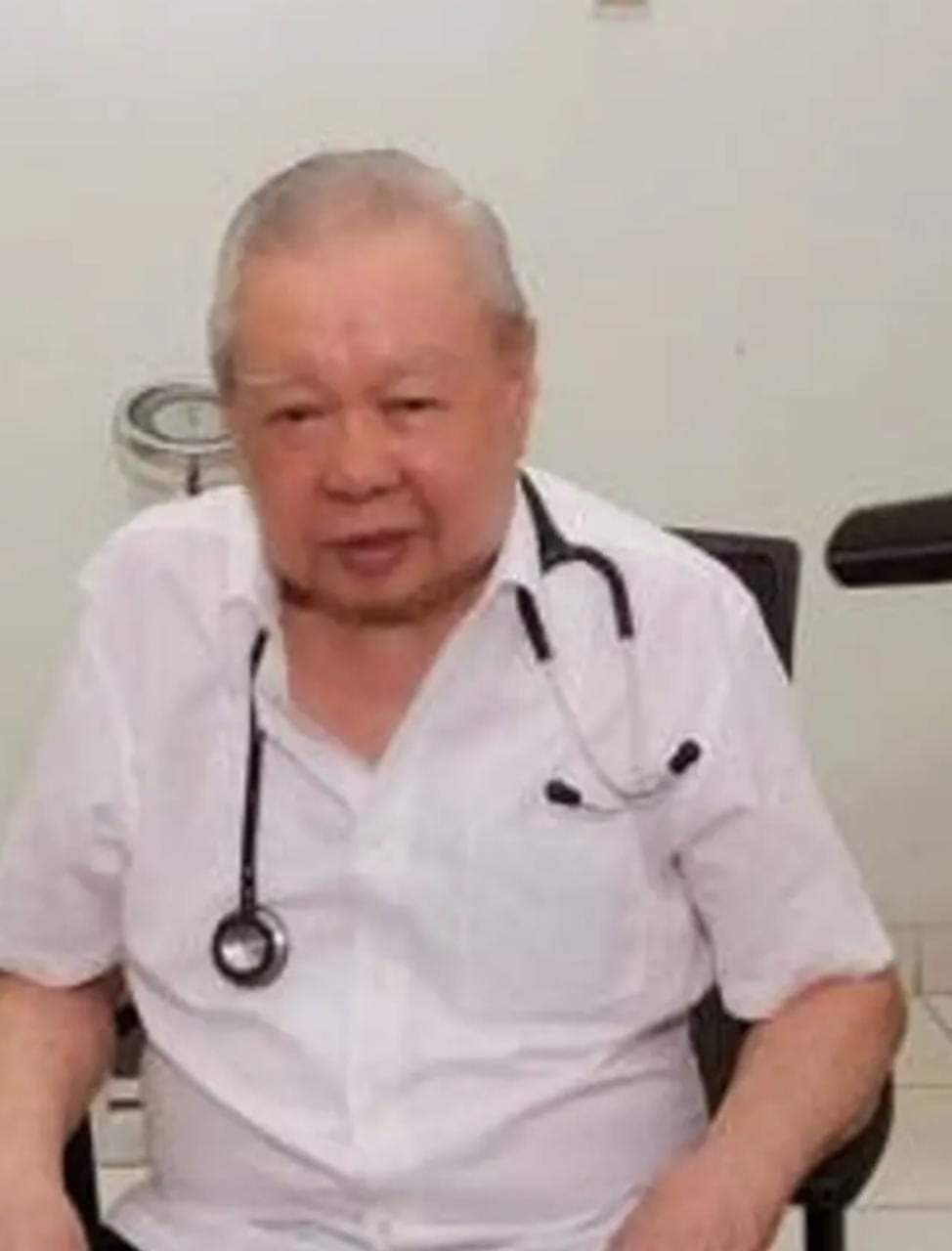 RIP dr. Lo Siauw Ging (90), Dokter yang Jarang Minta Bayaran - SESAWI.NET RIP dr. Lo Siauw Ging (90), Dokter yang Jarang Minta Bayaran - SESAWI.NET