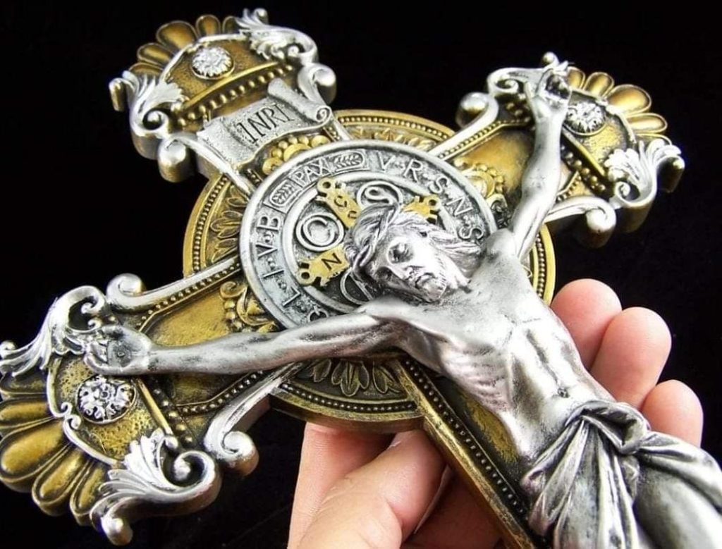 Menganimasikan Salib - SESAWI.NET